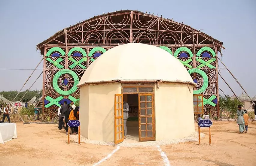 Bamboo pavilion oo Pakistan ah