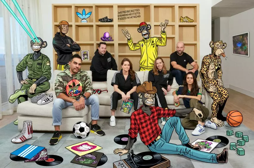 Az adidas csapat és a Bored Ape Yacht Club egy kanapén