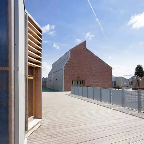 Escuela primaria comunitaria Sandal Magna por Sarah Wigglesworth Architects