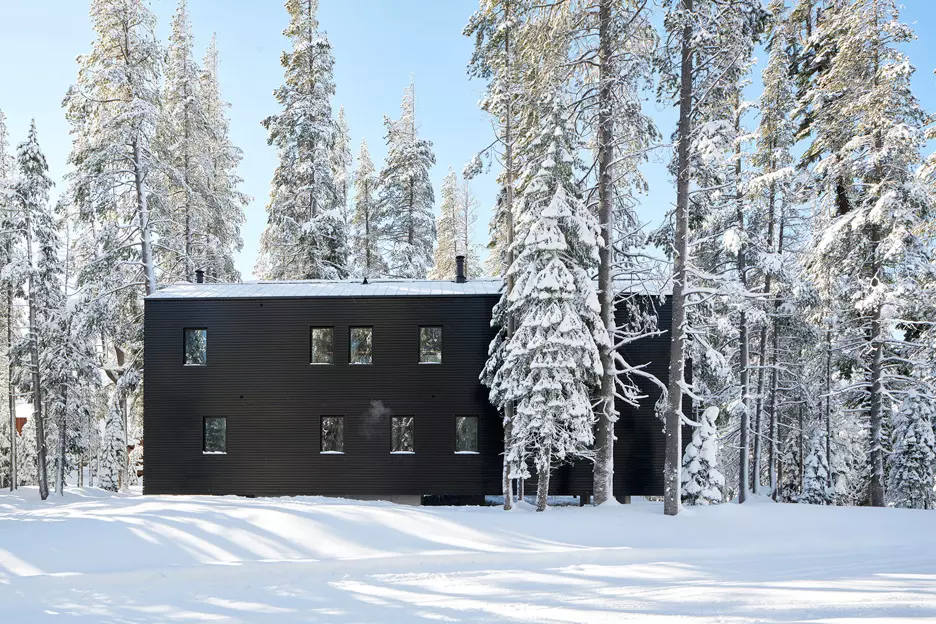 Residential Architecture: Trollhus ni Mork Ulnes sa California, USA