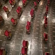 Berliner Ensemble socie distancigita teatro