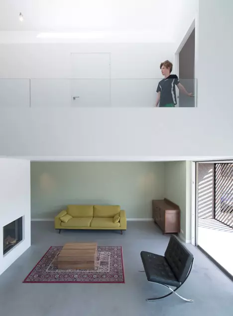 House W av Studio Prototype