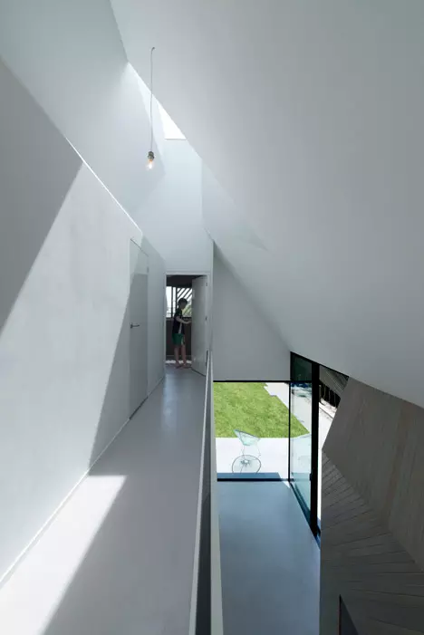 Studio Prototype тарабынан House W