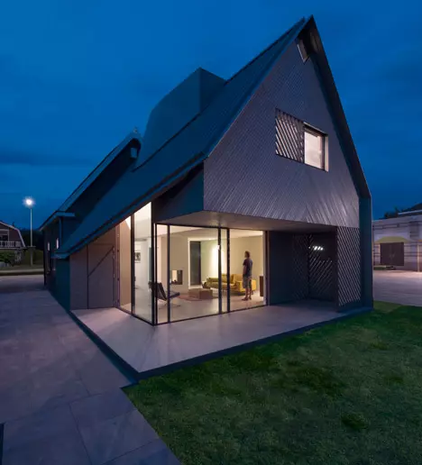 House W av Studio Prototype