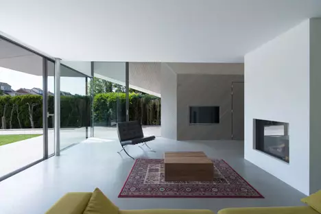 House W av Studio Prototype