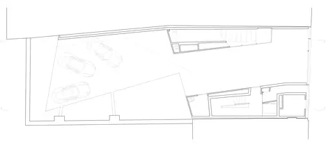 O plano da planta baixa de Wiel Arets completa unha casa acristalada para un coleccionista de coches de época