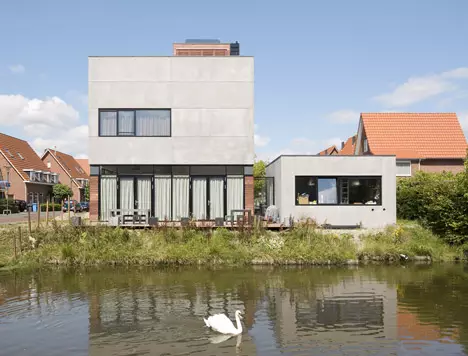 Villa Nieuw Oosteinde pa Engelarchitecten