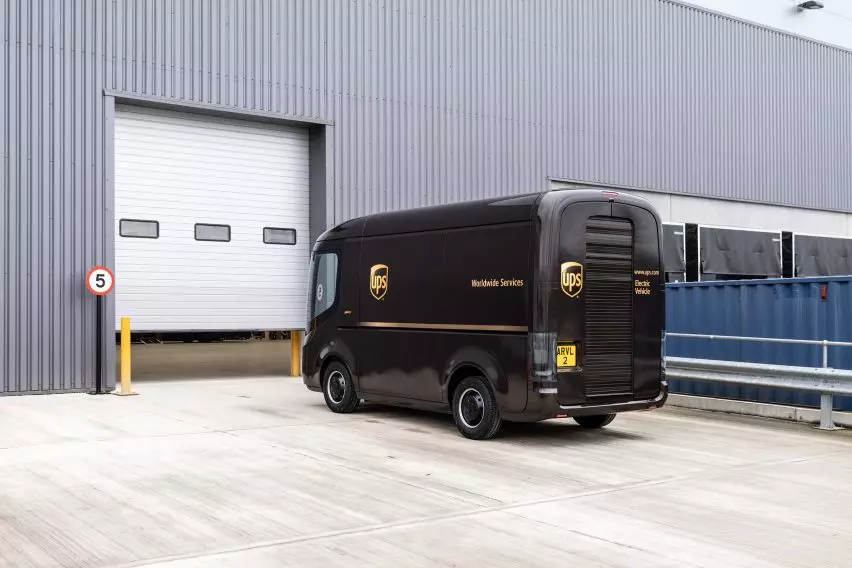 UPS kombiji z električnimi vozili Arrival