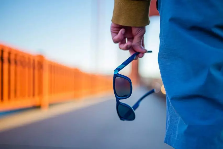 Yves Béhar produkuje okulary przeciwsłoneczne z przetworzonego plastiku morskiego
