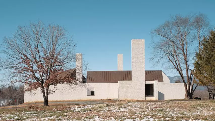 Casa de tres chimeneas por T W Ryan Architecture