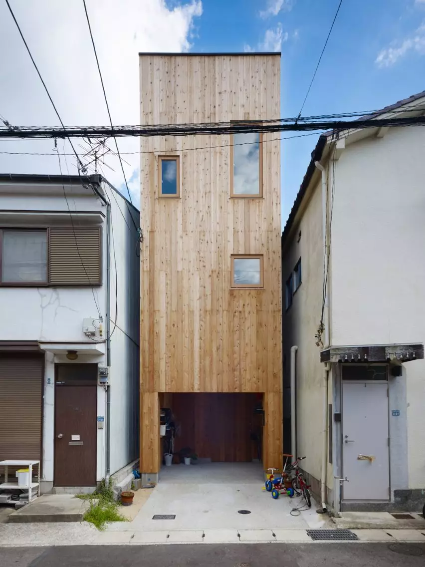 Lub tsev me me hauv Kobe los ntawm FujiwaraMuro Architects