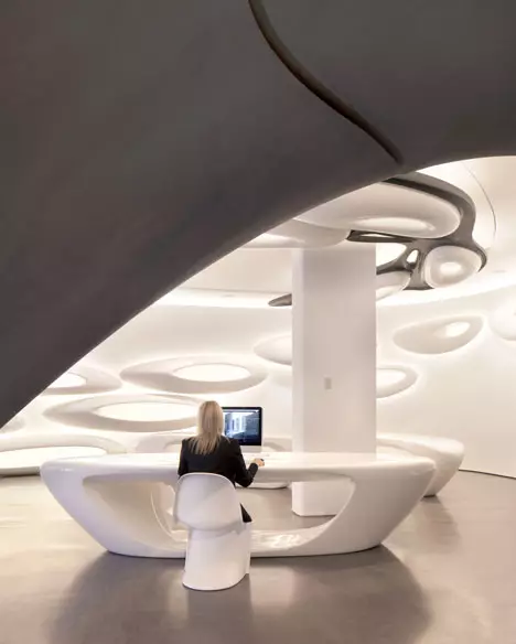 Roca Londoni galerii, autor Zaha Hadid Architects