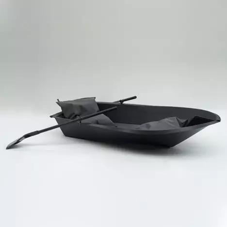 Składana łódź autorstwa Maxa Frommelda i Arno Mathies