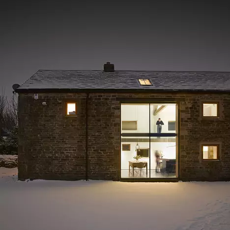 Cat Hill Barn ke Snook Architects