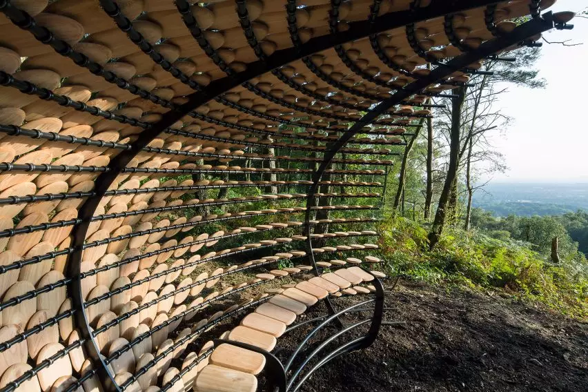 Giles Miller ontwerp gordelroos-bedekte paviljoen vir die Engelse platteland