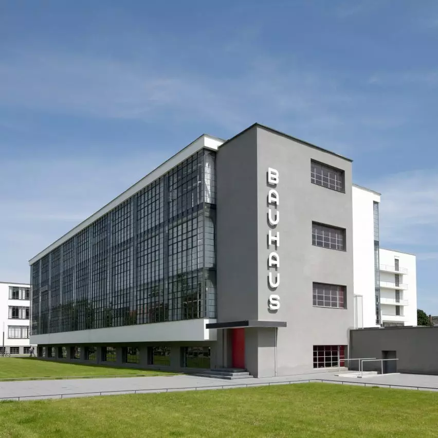 Dessau Ysgol Bauhaus gan Walter Gropius