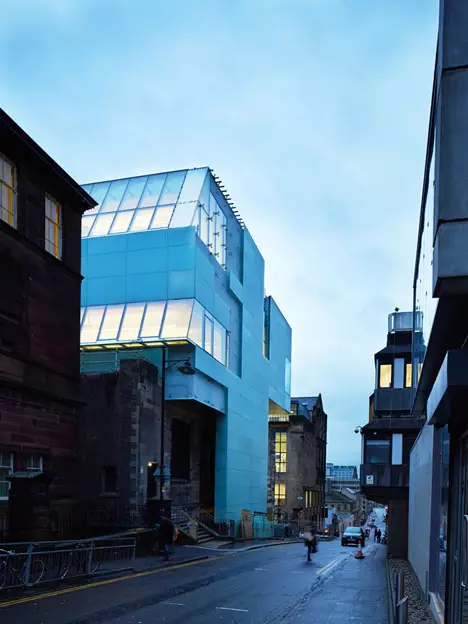 Steven Holl ngrampungake ekstensi menyang Sekolah Seni Glasgow Mackintosh