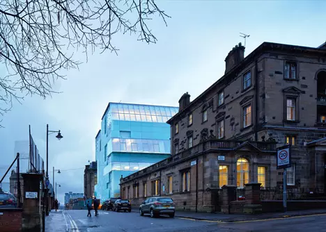 Steven Holl ngrampungake ekstensi menyang Sekolah Seni Glasgow Mackintosh