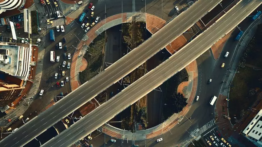 Drone-footage biedt loftfoto fan Bogotá's grutte arsjitektoanyske projekten 38026_4