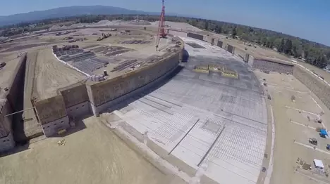 Apple-campus-quay-by-drone_dezeen_468_0