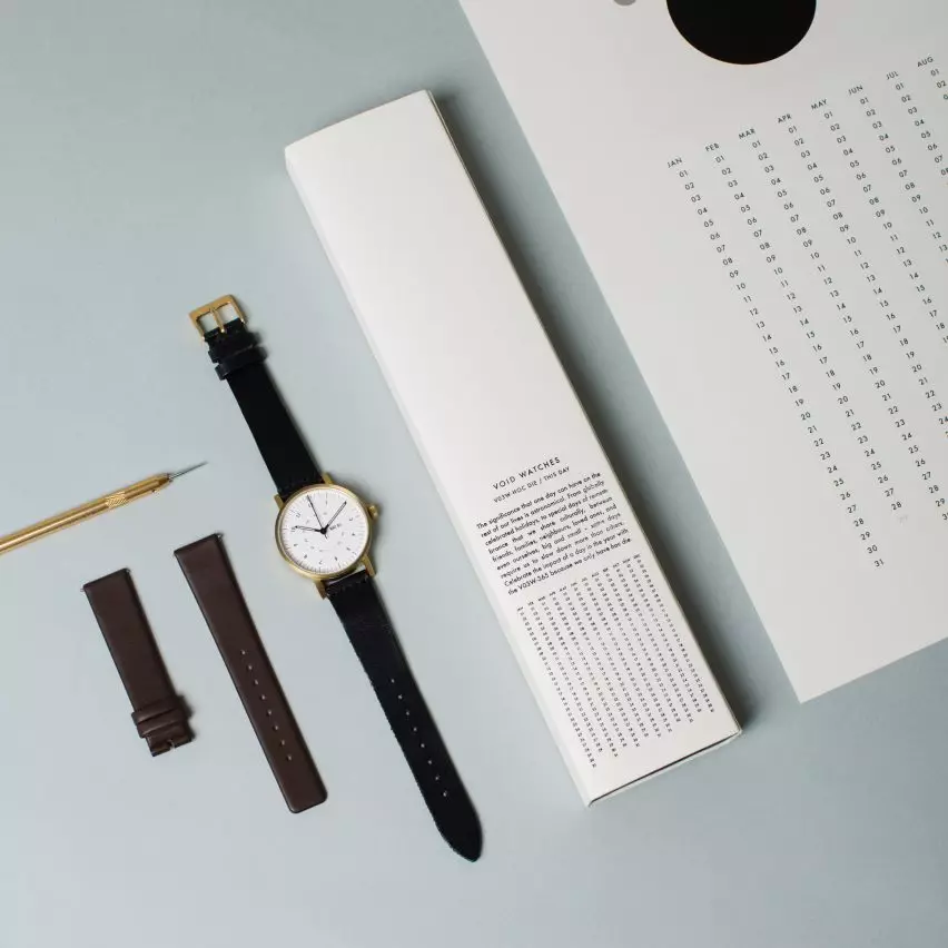 Dezeen ከስዊድን ብራንድ Void Watches ጋር በመተባበር ለአንባቢዎች ከአምስቱ የተገደበ V03W-365 የሰዓት ስራዎች አንዱን እንዲያሸንፉ እድል ለመስጠት ችሏል።