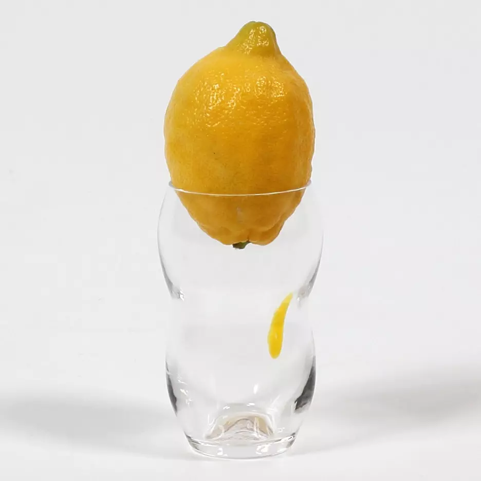 limonade-glass-max-lamb-makers-and-brothers-product-glassware-design-form-product-images_dezeen_936_0