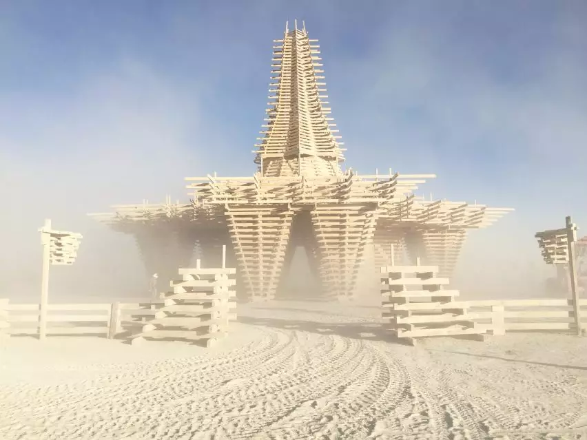 The Burning Man Temple eftir Marisha Farnsworth