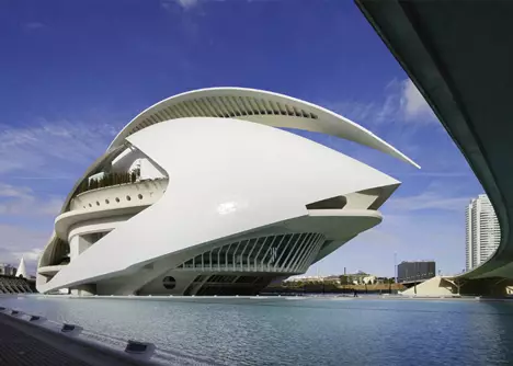 Palau de les Arts Reina Sofia by de City of Arts and Sciences Valencia troch Santiago Calatrava