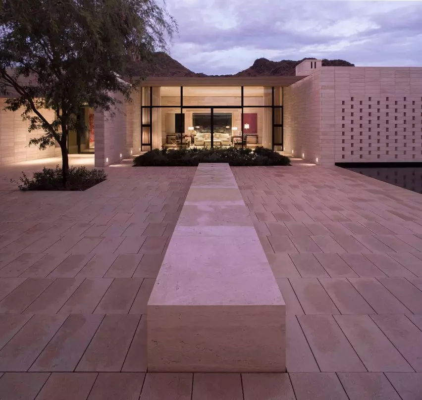 Stone Court Villa af Masa Studio Architects