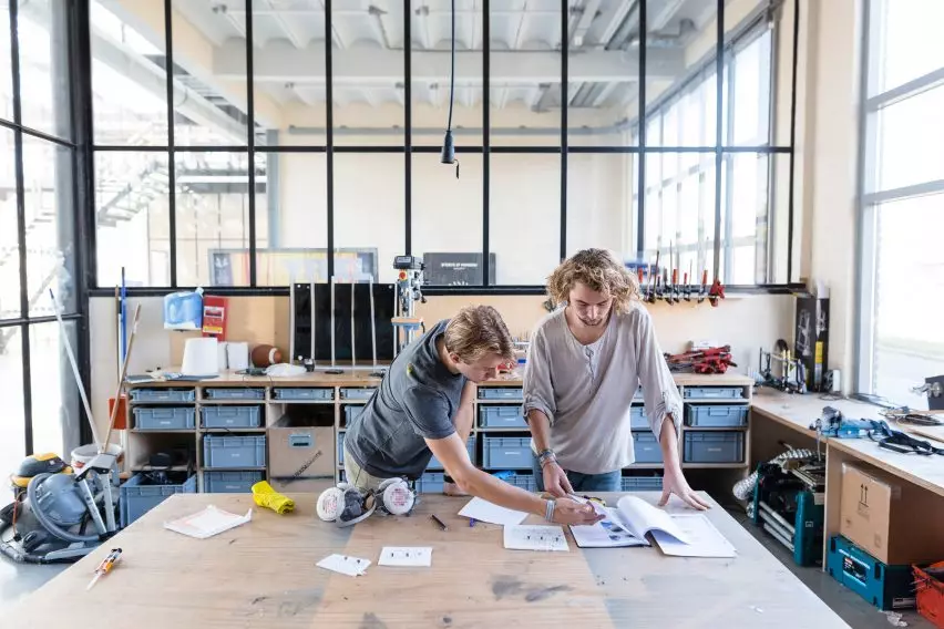 Studio Roosegaarde autors Vilems de Kams un Dāns Rūzegārs