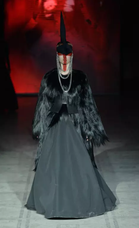 Gareth Pugh Herfst Winter 2015 op London Fashion Week