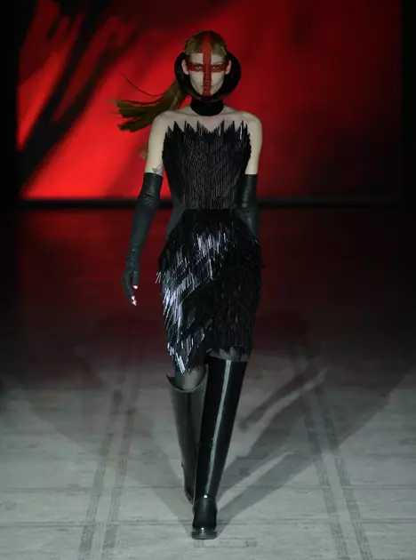 Gareth Pugh Outono Inverno 2015 na Semana de Moda de Londres