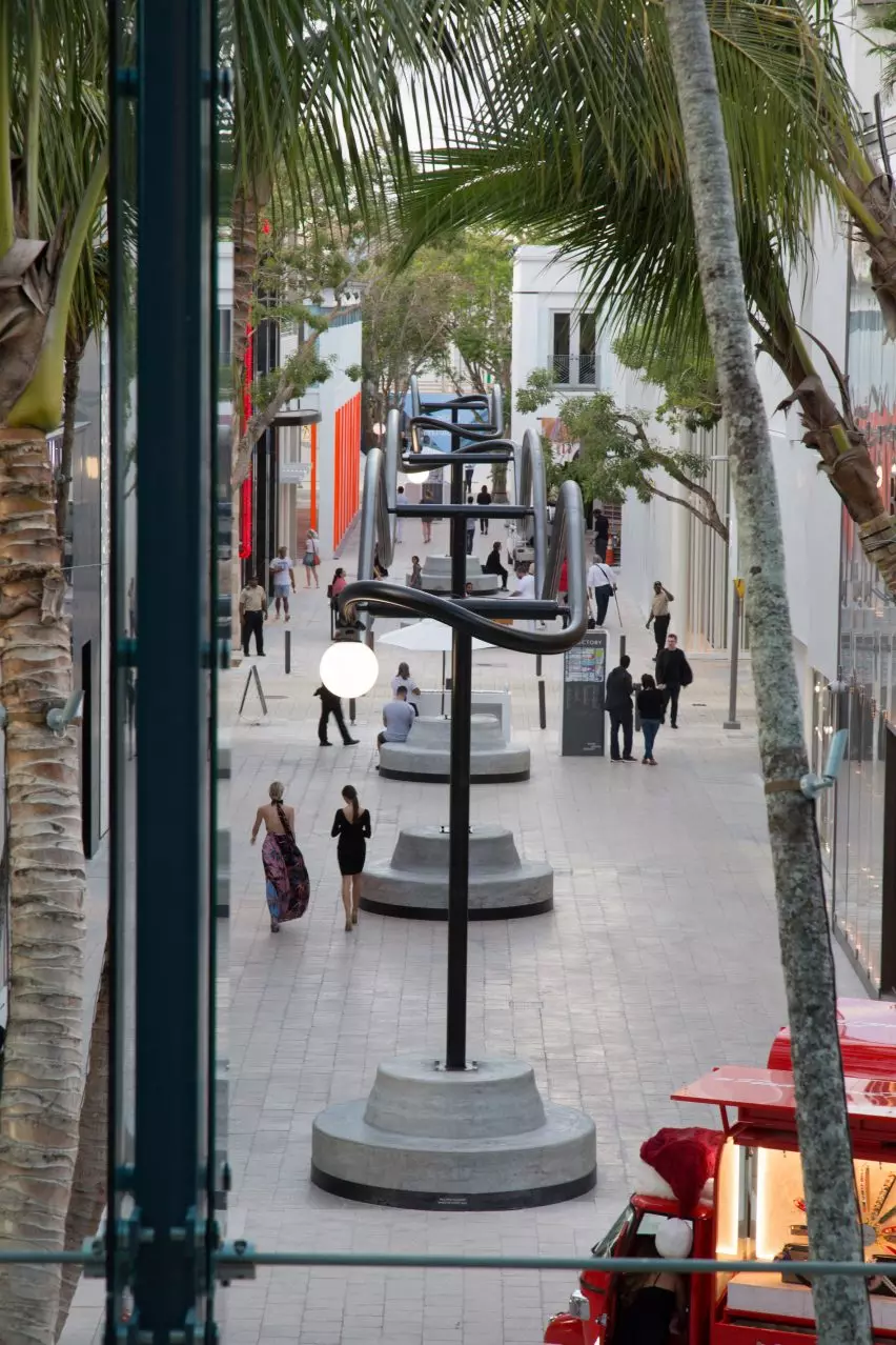 Miami: installazione La velocità della luce di Philippe Malouin