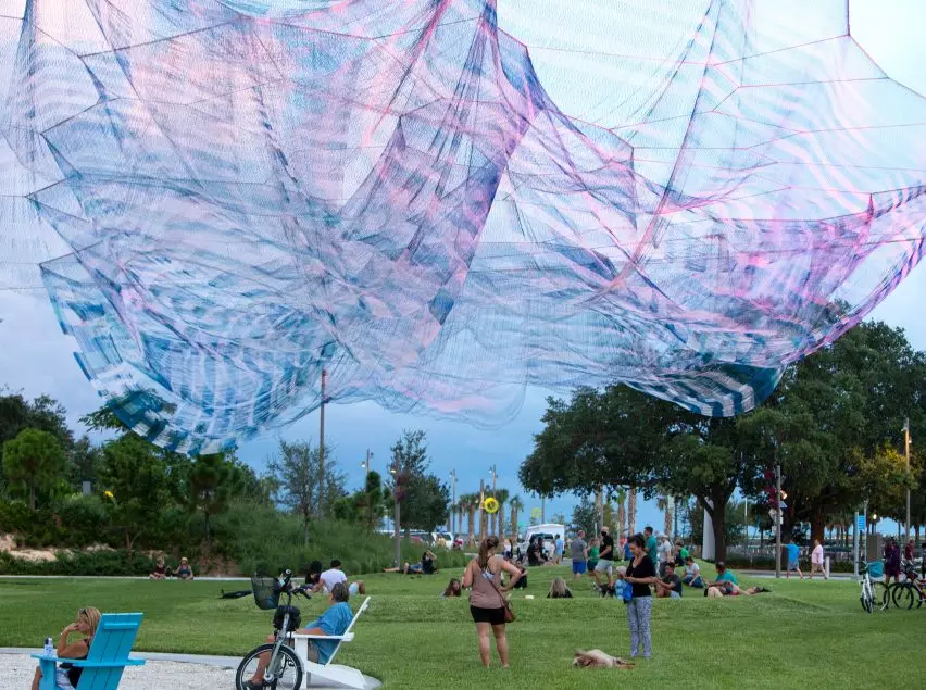 I-Bending Arc nguJanet Echelman