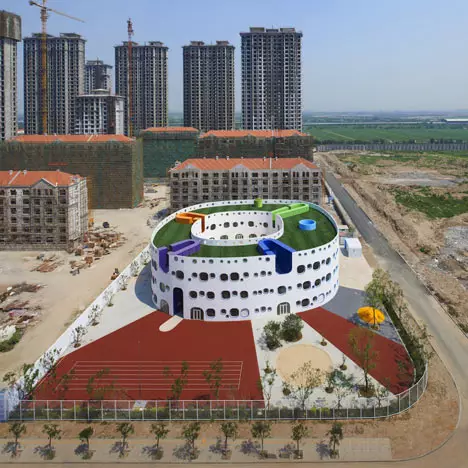 Loop Kindergarten hauv Tianjin los ntawm SAKO Architects