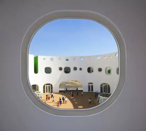 Loop Kindergarten zu Tianjin vum SAKO Architects