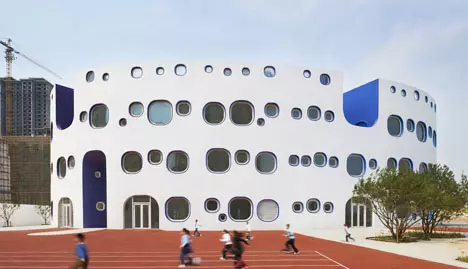 Loop Kindergarten hauv Tianjin los ntawm SAKO Architects