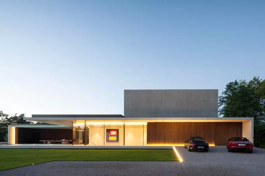ปริญญาตรี Pad Govaert & Vanhoutte Architects