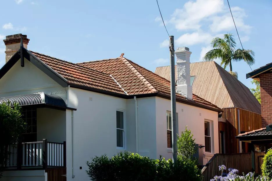 Maison de toit en coupe par Scale Architecture