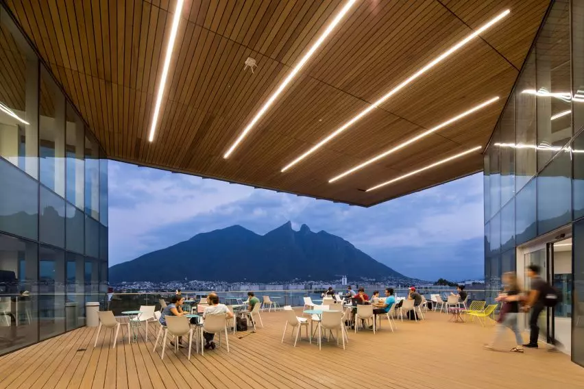 Monterrey Tec bibliotēka un Sasaki paviljons