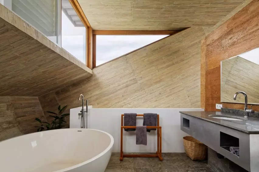 Budi Pradono Architects crea Clay House