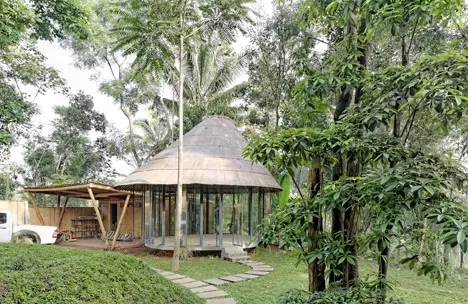 Siva Mountain House Salatiga by Budi Pradono Architects