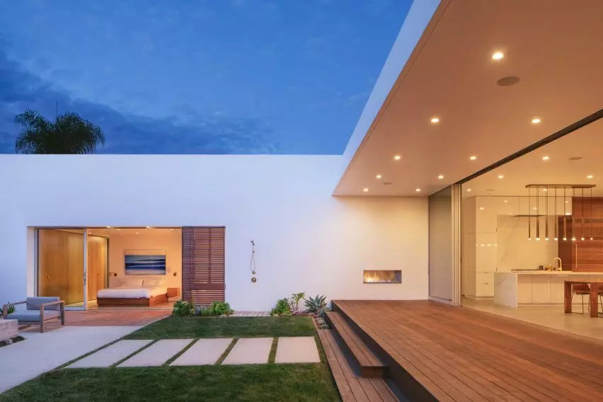 Minimalist Residence eftir Anacapa Architecture