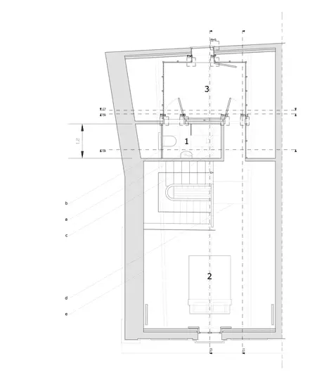 Португал шаарчасынын экинчи кабатынын планы Tiago do Vale Arquitectos тарабынан оңдоп-түзөөдө Альп чалетине жооп берет