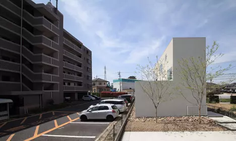 Huis-in-Yamanote-door-Katsutoshi-Sasaki_dezeen_468_0