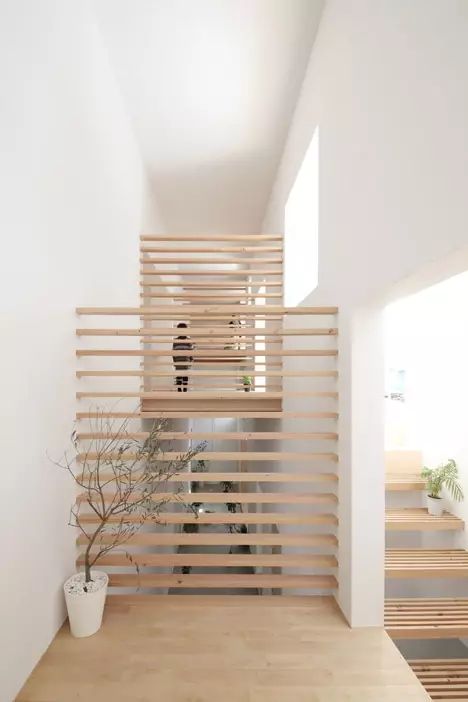 House-in-Yamanote-by-Katsutoshi-Sasaki_dezeen_468_2