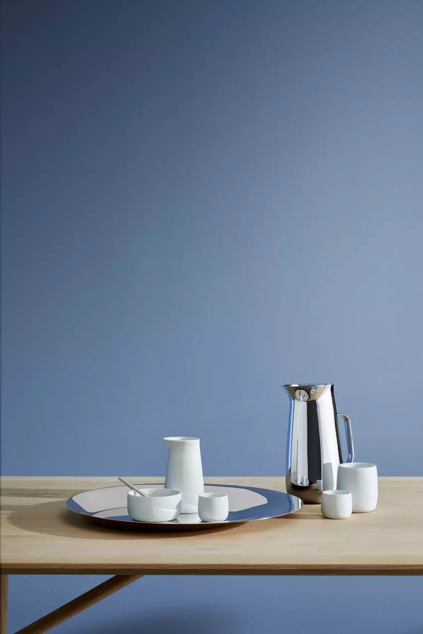 Норман Фостер разработал минималистичный чайный сервиз для Stelton 42204_1