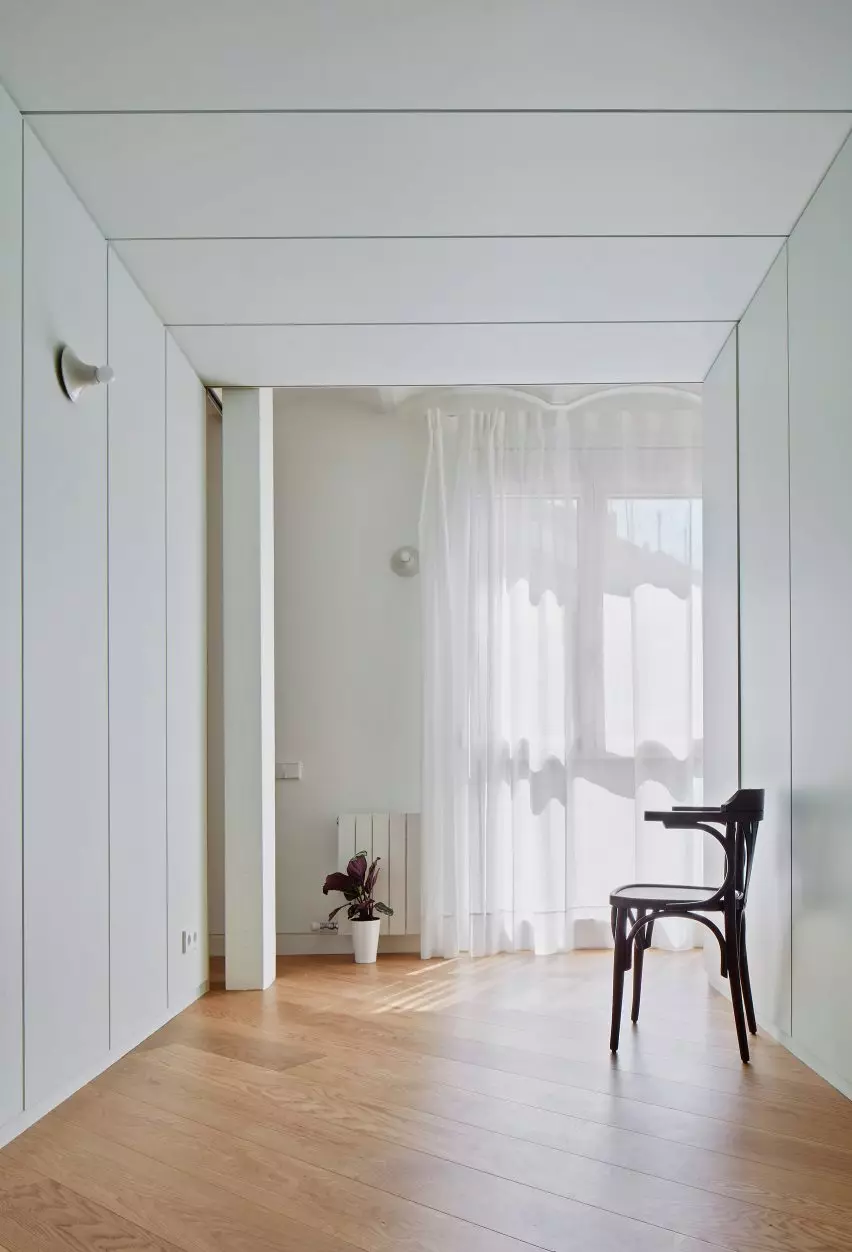 mitre-partment-bajet-girame-architects-interior-partment-residential_lr_dezeen_1704_col_10