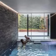 Richard Bell Architecture creëert een minimalistische spa onder het huis in Londen 42589_3