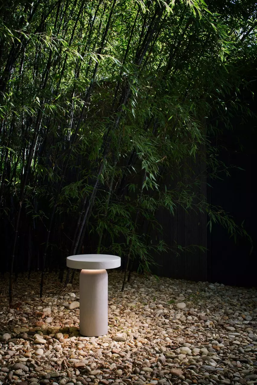 Nui bollard light outdoor by Meneghello Paolelli Associati